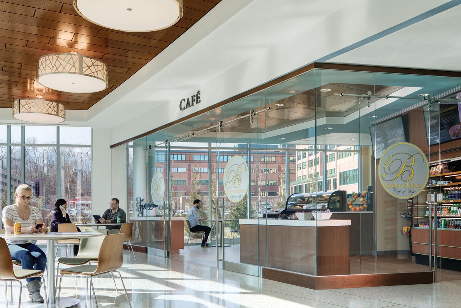 Hospitals take a fresh look on cafeteria design | HFM Magazine
